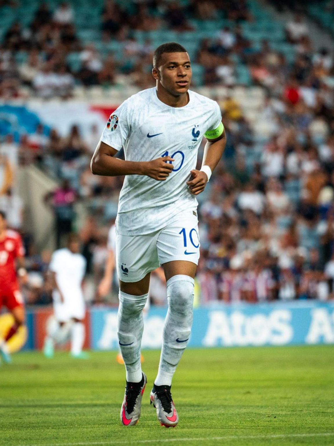 These Are The 10 Richest Footballers Of All Time