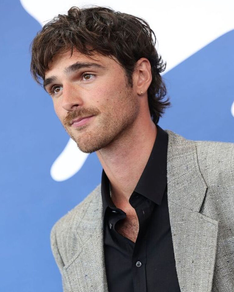 The Mod Cut Is In: Here's How To Get The Hairstyle